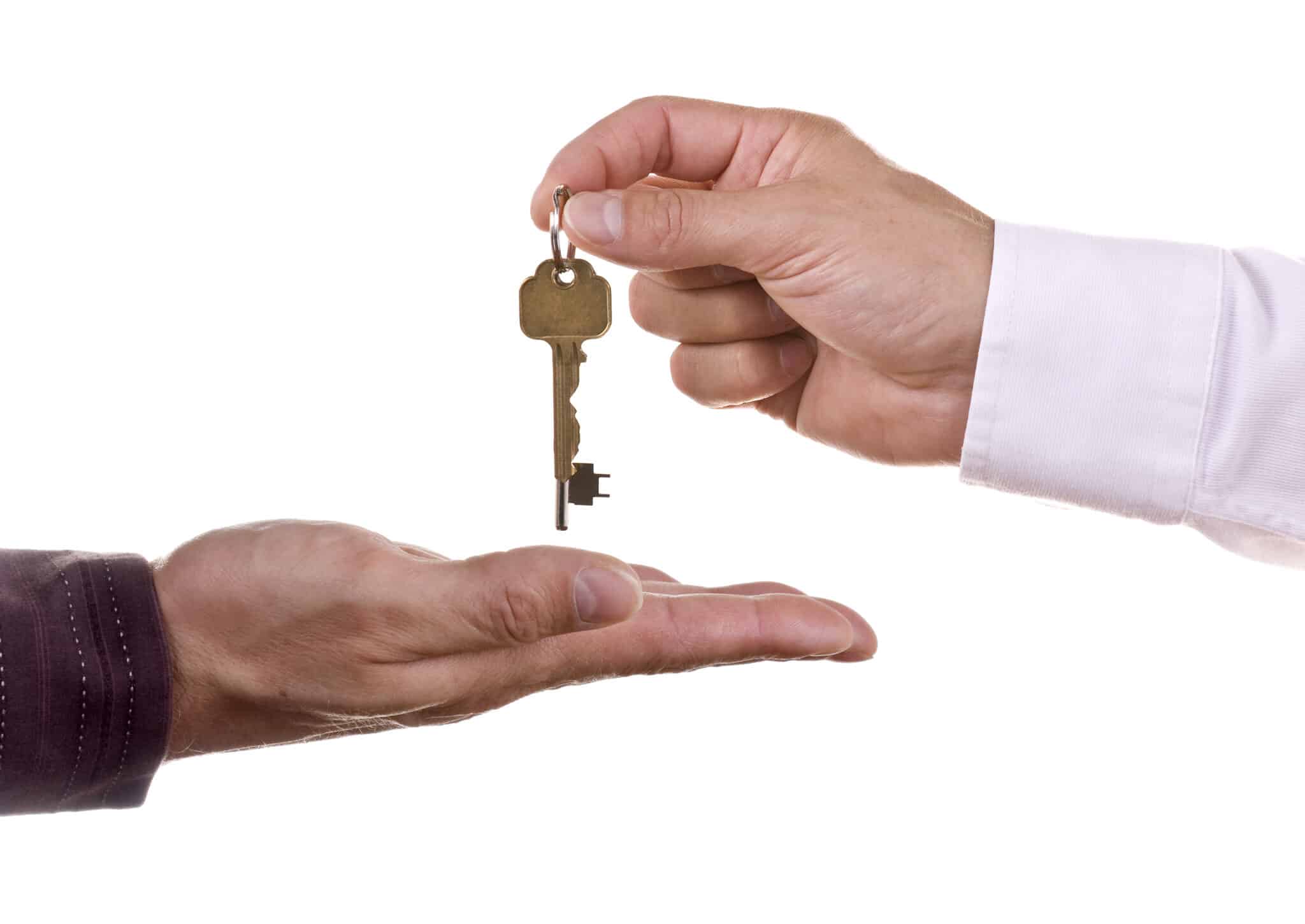 bigstock-Handing-Over-Keys-3329228 (1) - Expat Network